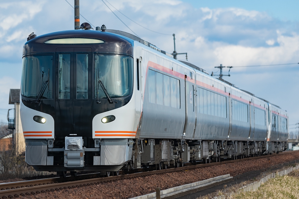 ニュース画像(1/2): HC85系 Tomo-Papaさん 2023年01月28日撮影 | レイルラボ ニュース