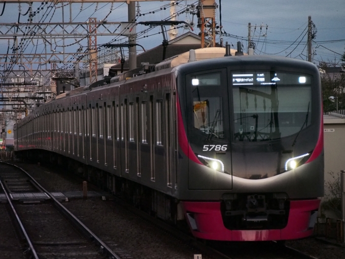 京王電鉄 京王5000系電車(2代) 5786 明大前駅 鉄道フォト・写真 by TN-sannさん | レイルラボ(RailLab)
