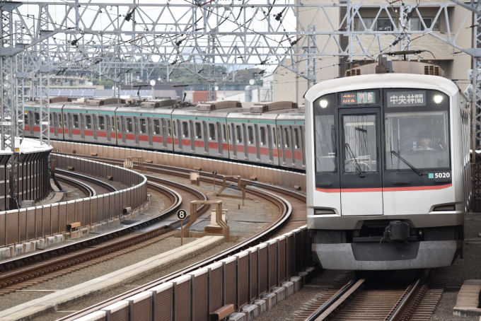 東急電鉄 東急5000系電車 5020 高津駅 (神奈川県) 鉄道フォト・写真 by 湘南特快さん | レイルラボ(RailLab)