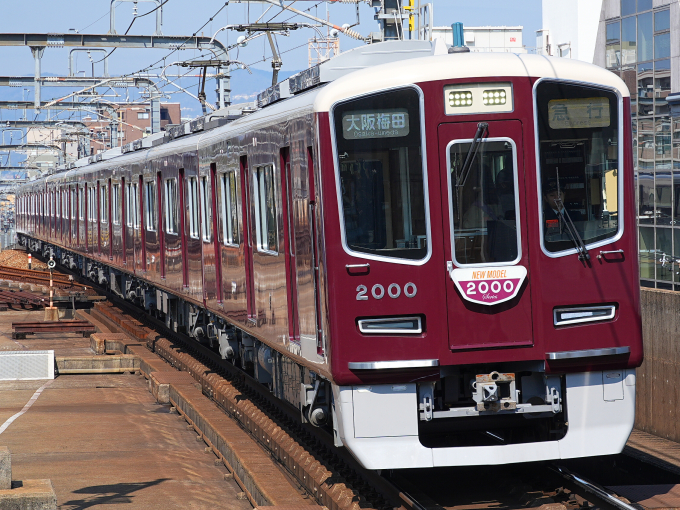 阪急電鉄 阪急2000系電車(2代) 2000 豊中駅 鉄道フォト・写真 by あずきさん | レイルラボ(RailLab)