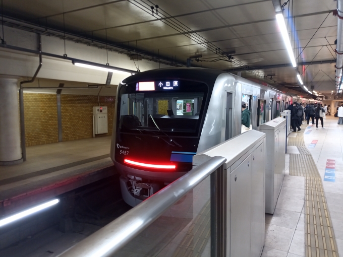 小田急電鉄 小田急5000形電車(2代) 5457 新宿駅 (小田急) 鉄道フォト・写真 by KEIODA33さん | レイルラボ(RailLab)