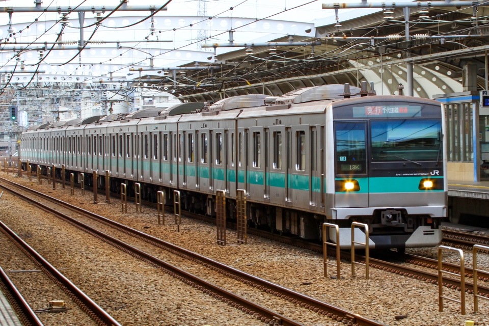 JR東日本E233系電車 クハE233-2014 喜多見駅 鉄道フォト・写真(拡大) by BBsanさん | レイルラボ(RailLab)