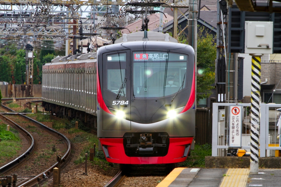 京王電鉄 京王5000系電車(2代) 5784 武蔵野台駅 鉄道フォト・写真(拡大) by BBsanさん | レイルラボ(RailLab)