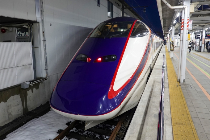 JR東日本 E3系新幹線電車 E322-2005 山形駅 鉄道フォト・写真 by BBsanさん | レイルラボ(RailLab)