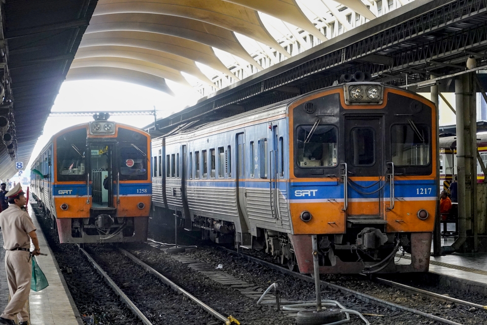 タイ国鉄 NKF型気動車 1258 Hua Lamphong 鉄道フォト・写真(拡大) by BBsanさん | レイルラボ(RailLab)