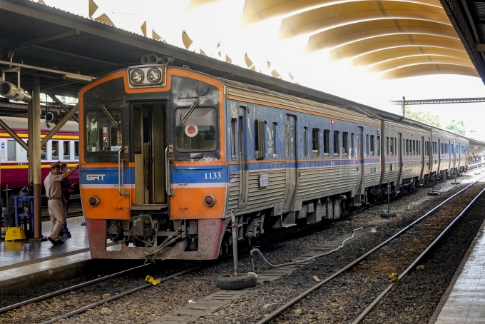 タイ国鉄 NKF型気動車 1131 Hua Lamphong 鉄道フォト・写真 by BBsanさん | レイルラボ(RailLab)