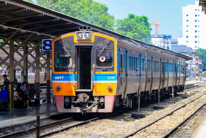 タイ国鉄 NKF型気動車 1133 Hua Lamphong 鉄道フォト・写真 by BBsanさん | レイルラボ(RailLab)