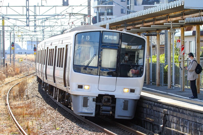 JR九州811系電車 クモハ810-15 基山駅 (JR) 鉄道フォト・写真 by BBsanさん | レイルラボ(RailLab)