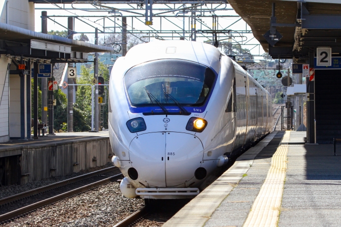 JR九州885系電車 リレーかもめ クモハ885-9 弥生が丘駅 鉄道フォト・写真 by BBsanさん | レイルラボ(RailLab)