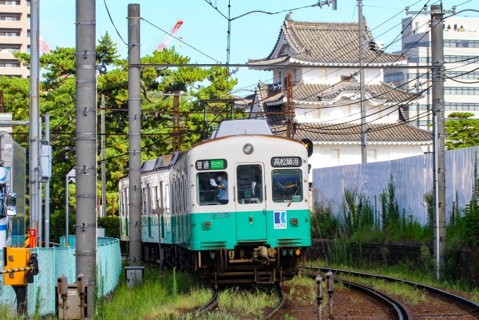 高松琴平電気鉄道1200形電車 1255 高松築港駅 鉄道フォト・写真 by BBsanさん | レイルラボ(RailLab)