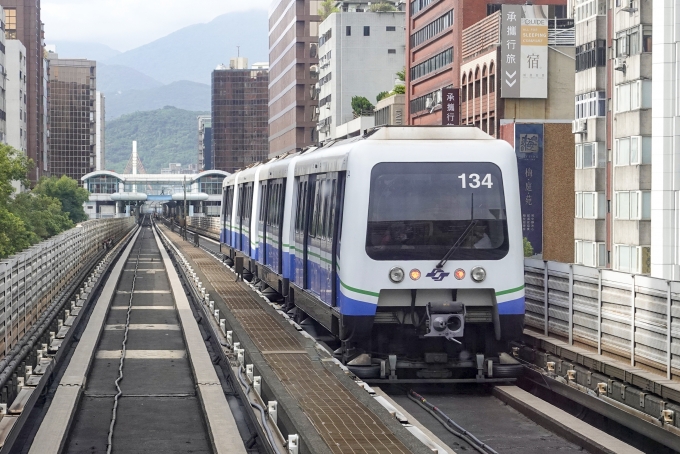 台北メトロ 台北捷運370型電車 134 中山國中站 鉄道フォト・写真 by BBsanさん | レイルラボ(RailLab)