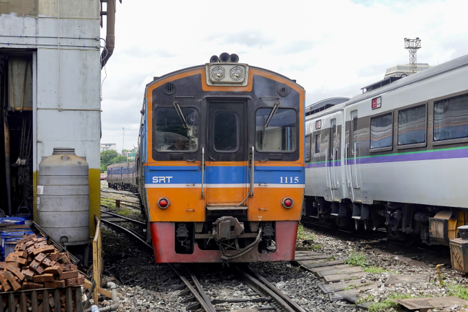 タイ国鉄 NKF型気動車 1115 Hua Lamphong Station 鉄道フォト・写真 by BBsanさん | レイルラボ(RailLab)