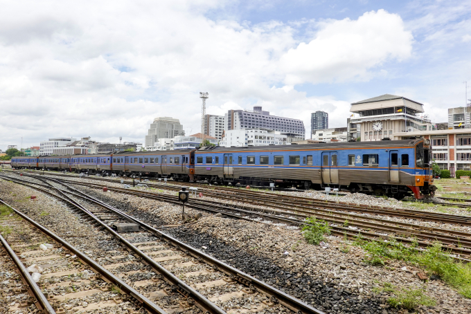 タイ国鉄 NKF型気動車 1115 Hua Lamphong Station 鉄道フォト・写真 by BBsanさん | レイルラボ(RailLab)