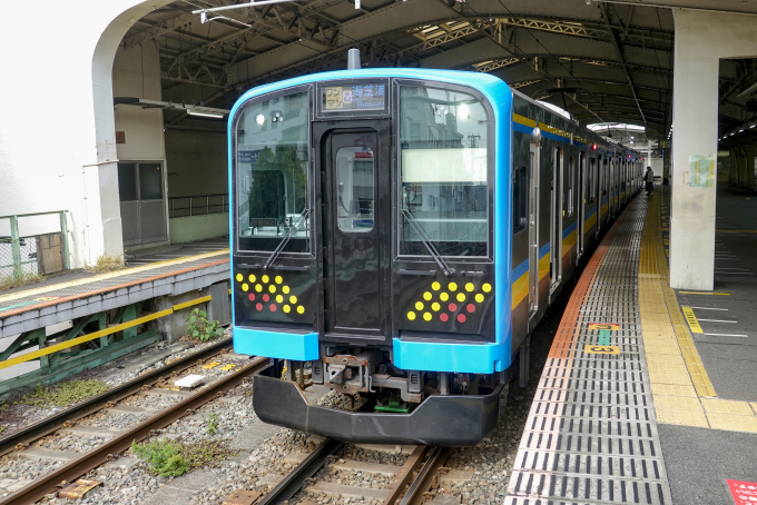 JR東日本E131系電車 クハE130-1001 鶴見駅 鉄道フォト・写真 by BBsanさん | レイルラボ(RailLab)