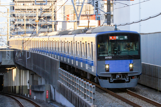 西武鉄道 西武20000系電車 20103 練馬駅 (西武) 鉄道フォト・写真 by BBsanさん | レイルラボ(RailLab)