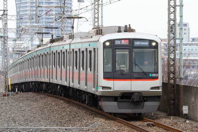 東急電鉄 東急5000系電車 5015 新越谷駅 鉄道フォト・写真 by BBsanさん | レイルラボ(RailLab)