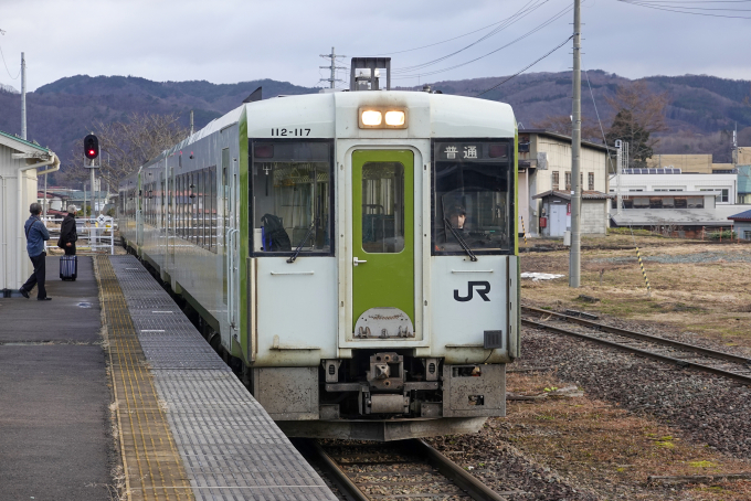 JR東日本キハ100・110系気動車 キハ112-117 荒屋新町駅 鉄道フォト・写真 by BBsanさん | レイルラボ(RailLab)