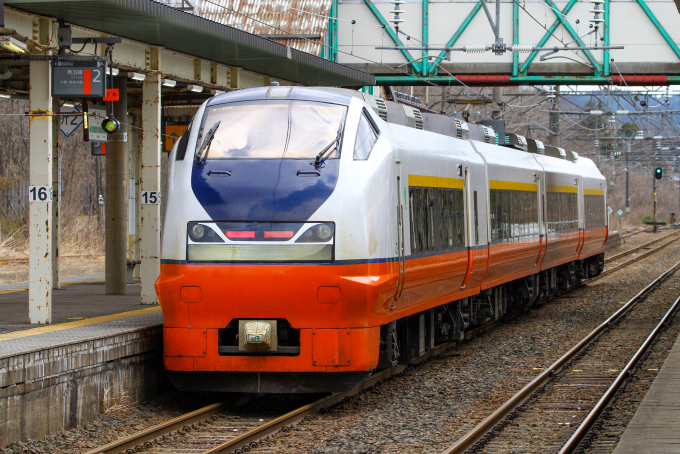 JR東日本E751系電車 つがる クロハE750-2 鷹ノ巣駅 (JR) 鉄道フォト・写真 by BBsanさん | レイルラボ(RailLab)