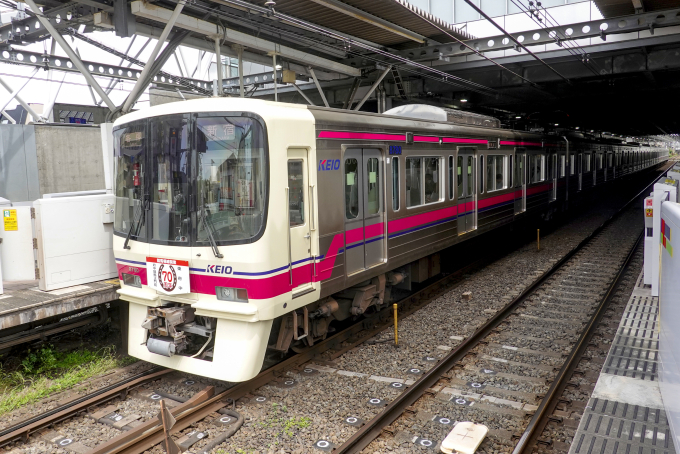 京王電鉄 京王8000系電車 競馬場線開業70周年 8780 飛田給駅 鉄道フォト・写真 by BBsanさん | レイルラボ(RailLab)