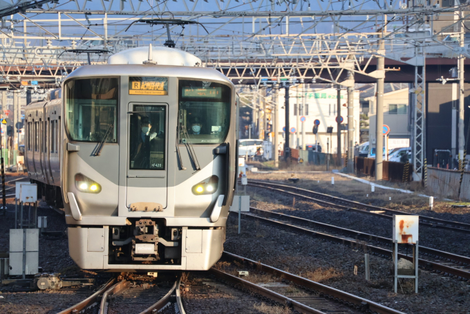 JR西日本225系電車 クモハ224-5028 和歌山駅 (JR) 鉄道フォト・写真 by shingouki0000さん | レイルラボ ...