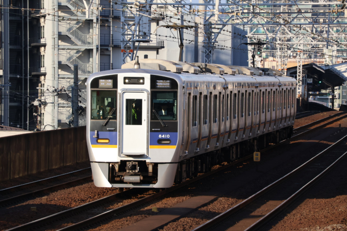 南海電鉄 南海8300系電車 8410 萩ノ茶屋駅 鉄道フォト・写真 by shingouki0000さん | レイルラボ(RailLab)