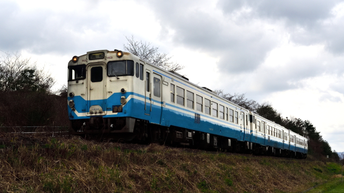 JR四国 キハ40-2110 オレンジタウン駅 鉄道フォト・写真 by 準急さん | レイルラボ(RailLab)