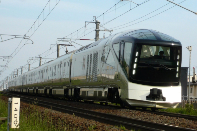 JR東日本E001系電車 E001-1 千歳駅 (北海道) 鉄道フォト・写真 by ハンバー君さん | レイルラボ(RailLab)