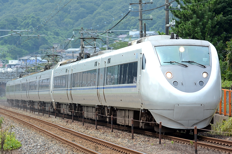JR西日本 681系電車 はくたか 直江津駅 (JR) 鉄道フォト・写真(拡大) by Tomo-Papaさん | レイルラボ(RailLab)