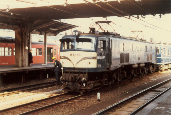 国鉄EF58形電気機関車 EF58 66 天王寺駅 (JR) 鉄道フォト・写真 by 二ヶ領用水の桜さん | レイルラボ(RailLab)