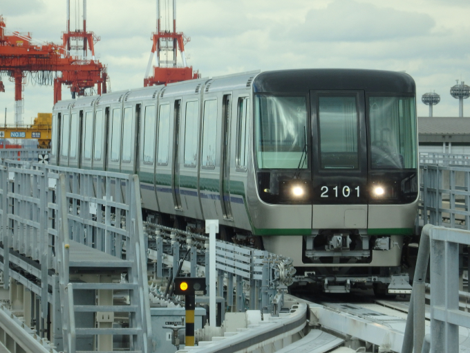 神戸新交通2000型電車 2101 計算科学センター駅 鉄道フォト・写真 by takaaqui520さん | レイルラボ(RailLab)