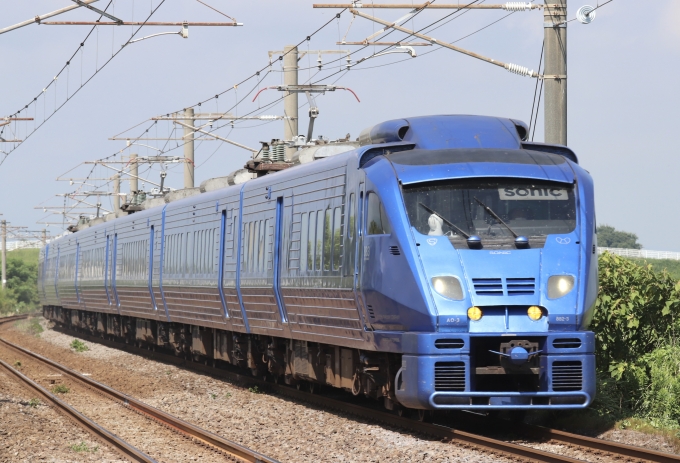 JR九州883系電車 ソニック クロハ882-3 柳ケ浦駅 鉄道フォト・写真 by スーパー金太郎さん | レイルラボ(RailLab)