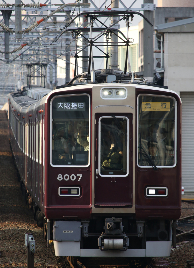 阪急電鉄 阪急8000系電車 8007 十三駅 鉄道フォト・写真 by ポールスターさん | レイルラボ(RailLab)