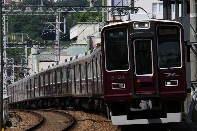 阪急電鉄 阪急8000系電車 8104 売布神社駅 鉄道フォト・写真 by ポールスターさん | レイルラボ(RailLab)