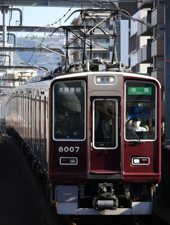 阪急電鉄 阪急8000系電車 8007 岡町駅 鉄道フォト・写真 by ポールスターさん | レイルラボ(RailLab)