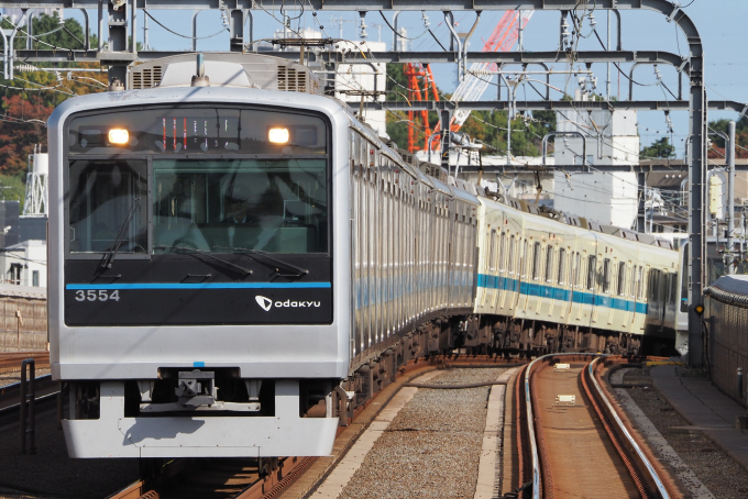 小田急電鉄 小田急3000形電車(2代) 3554 豪徳寺駅 鉄道フォト・写真 by 1991さん | レイルラボ(RailLab)