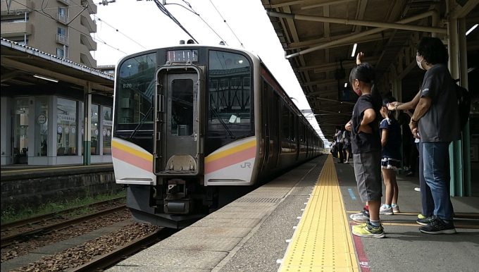 JR東日本E129系電車 クモハE129-26 東三条駅 鉄道フォト・写真 by 455-701さん | レイルラボ(RailLab)