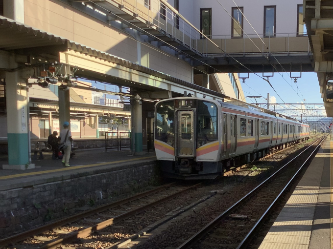 JR東日本E129系電車 クモハE129-3 新津駅 鉄道フォト・写真 by 455-701さん | レイルラボ(RailLab)
