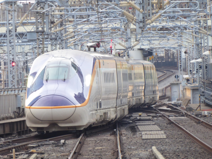JR東日本 E8系新幹線電車 E811-1 東京駅 (JR) 鉄道フォト・写真 by 関東圏撮り鉄さん | レイルラボ(RailLab)