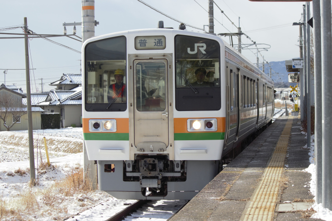 JR東海 国鉄213系電車 クハ212-5013 赤木駅 鉄道フォト・写真 by TOM&Sさん | レイルラボ(RailLab)