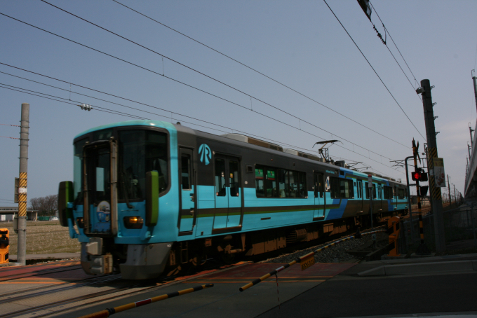 IRいしかわ鉄道521系電車 加賀笠間駅 鉄道フォト・写真 by 宇ミヤさん | レイルラボ(RailLab)