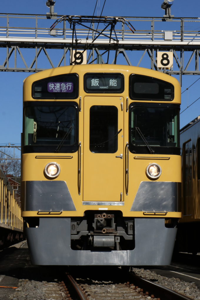 西武鉄道 西武2000系電車 2463 高麗駅 鉄道フォト・写真 by えすあいさん | レイルラボ(RailLab)