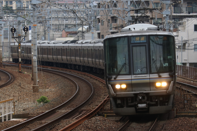 JR西日本223系電車 クモハ223-2047 摂津本山駅 鉄道フォト・写真 by えすあいさん | レイルラボ(RailLab)