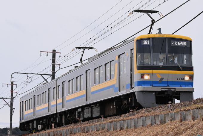 横浜高速鉄道Y000系電車 Y013 恩田駅 鉄道フォト・写真 by しじみさん | レイルラボ(RailLab)