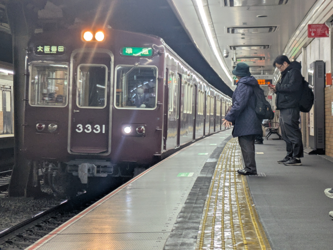 阪急電鉄 阪急3300系電車 3331 西院駅 (阪急) 鉄道フォト・写真 by GTOTaisakunさん | レイルラボ(RailLab)
