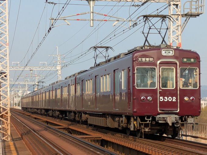 阪急電鉄 阪急5300系電車 5302 西京極駅 鉄道フォト・写真 by GTOTaisakunさん | レイルラボ(RailLab)
