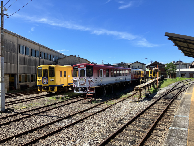 島原鉄道キハ2500・2550形気動車 SHIMATETSU CAFE TRAIN 2552A 島原船津駅 鉄道フォト・写真 by 鉄道の部屋 ...
