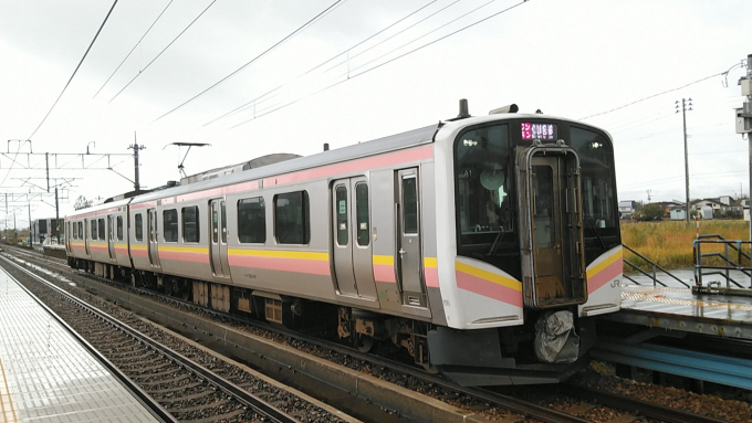 JR東日本E129系電車 前川駅 鉄道フォト・写真 by ほくみちさん | レイルラボ(RailLab)