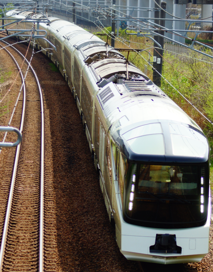 JR東日本E001系電車 TRAIN SUITE 四季島 E001-1 北長岡駅 鉄道フォト・写真 by ほくみちさん | レイルラボ(RailLab)