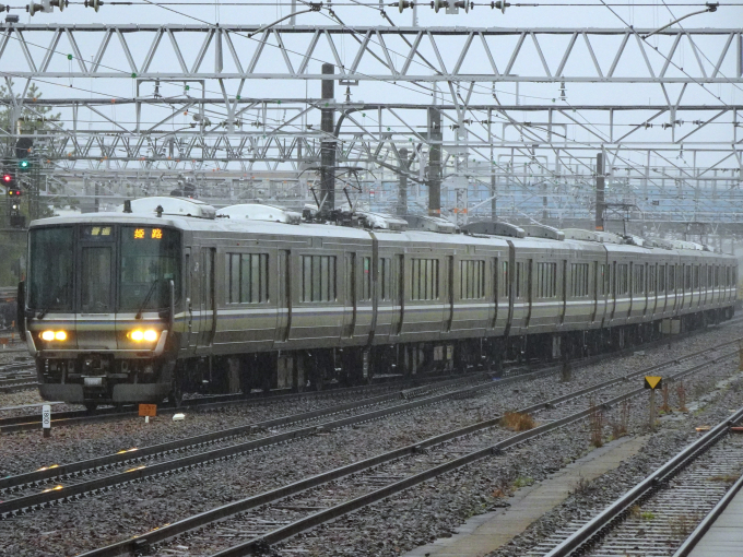JR西日本223系電車 クハ222-1010 草津駅 (滋賀県) 鉄道フォト・写真 by 天井川の民さん | レイルラボ(RailLab)