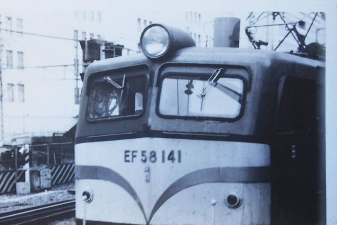 国鉄 EF58-141 EF58-141 池袋駅 鉄道フォト・写真 by まさぷーさん | レイルラボ(RailLab)
